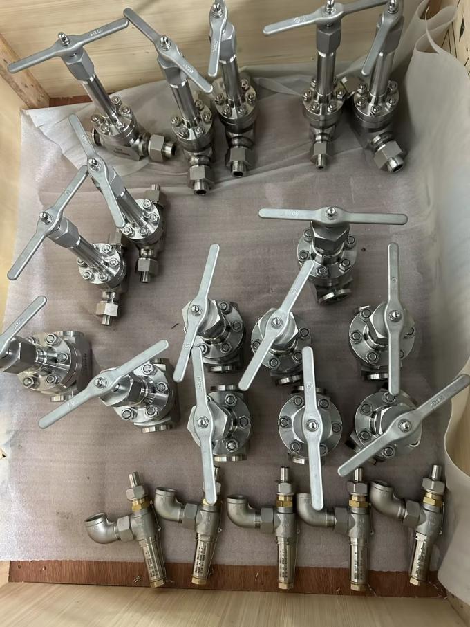 Stainless Steel SW Connection Short Stem Cryogenic Globe Valve PN32Mpa